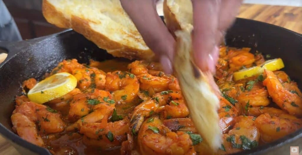 Peri Peri Shrimp (Shrimp Mozambique) | Lola Jay Yum!
