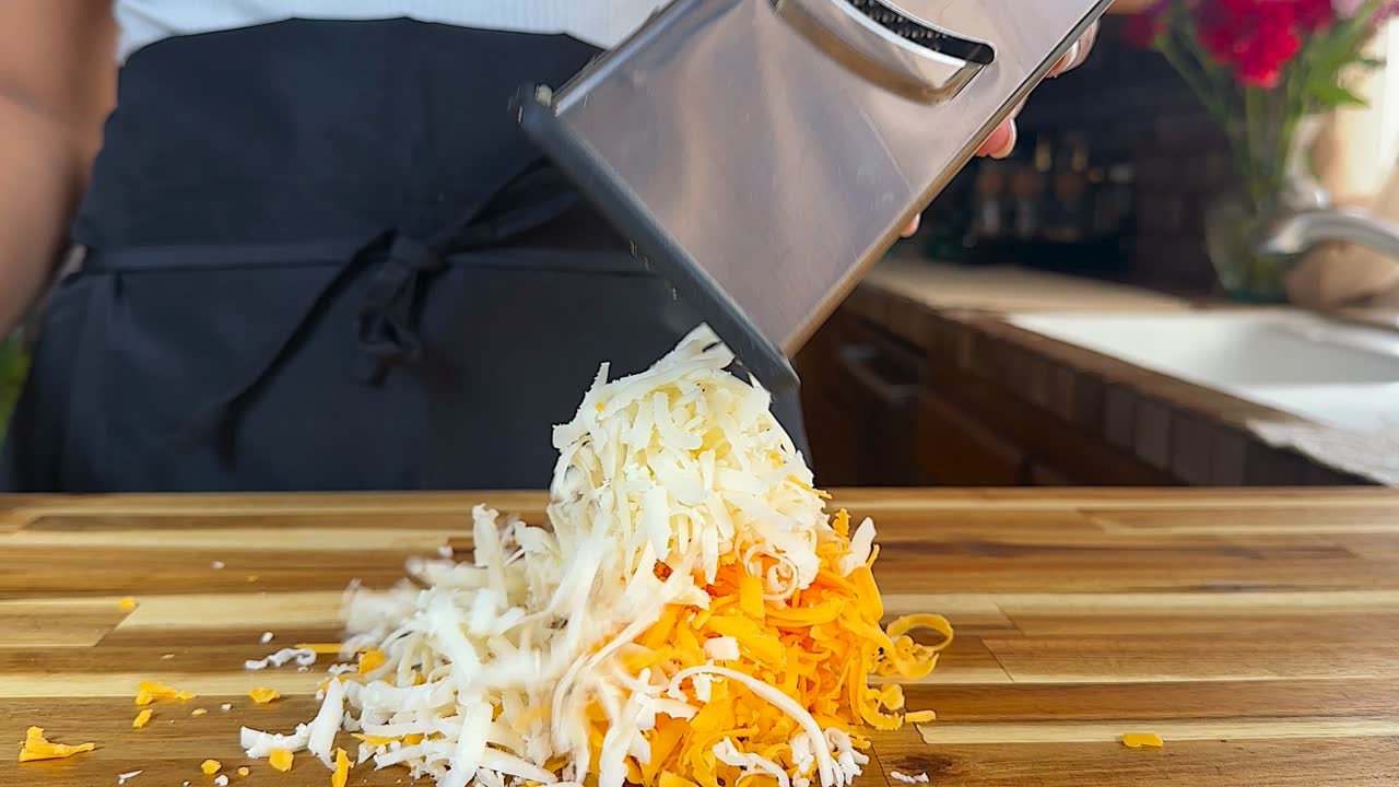 Cheesy Beef & Elbow Pasta: Homemade Hamburger Helper | Lola Jay Yum!