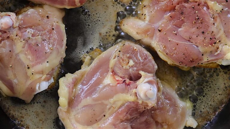 One-Pot Chicken Thighs & Gravy | Lola Jay Yum!